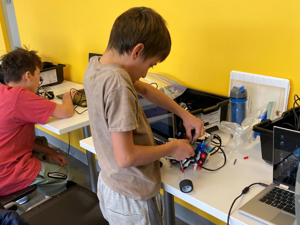 FIRST LEGO Robotics League (FLL) – Compass Homeschool Classes